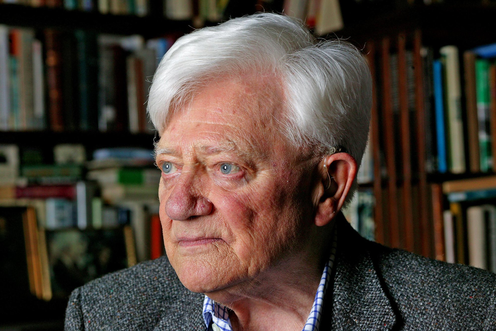 Morre Richard Adams, romancista inglês, autor de "A Longa Jornada ...